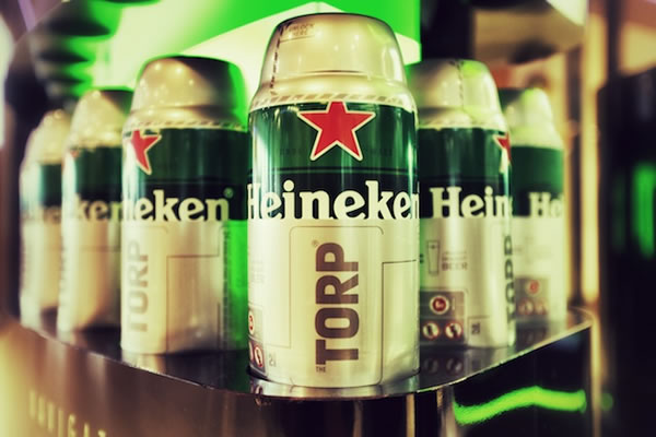 Heineken introduces new draught beer innovation at Schiphol Airport ...