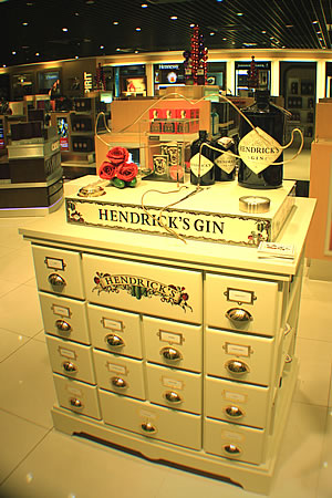 Hendrick's brings theatre to Changi with barber shop promotion : The ...
