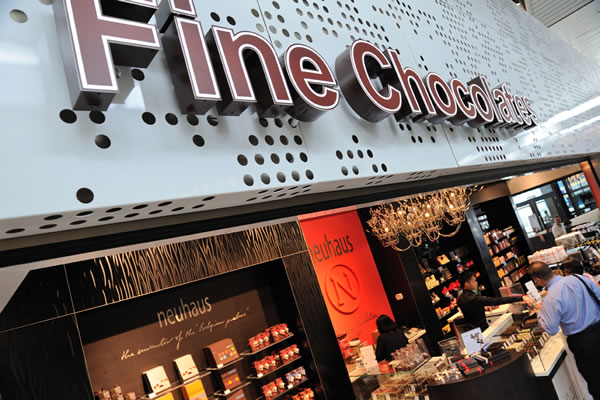 Schiphol unveils vibrant new-look Lounge 3 development : The Moodie ...